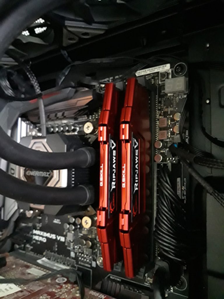 G.Skill Ripjaws V Red DDR4 2400 PC4-19200 8GB 2x4GB CL15