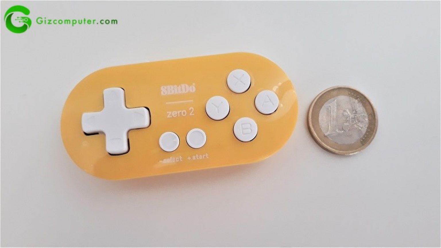 8Bitdo Zero 2 Mini, probamos el pequeñísimo mando BT multiplataforma