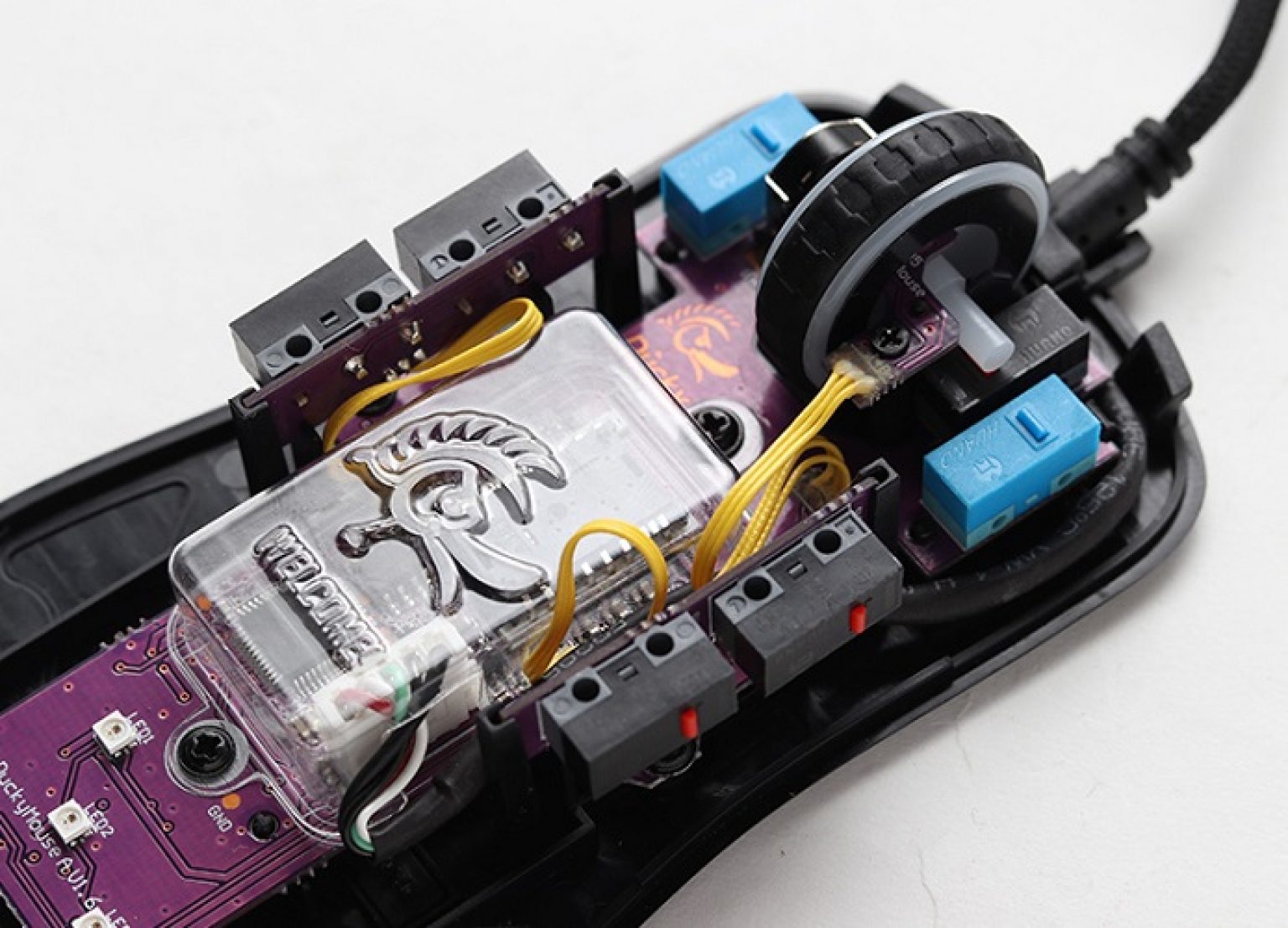 Ducky Feather, ratón gaming minimalista y gran rendimiento