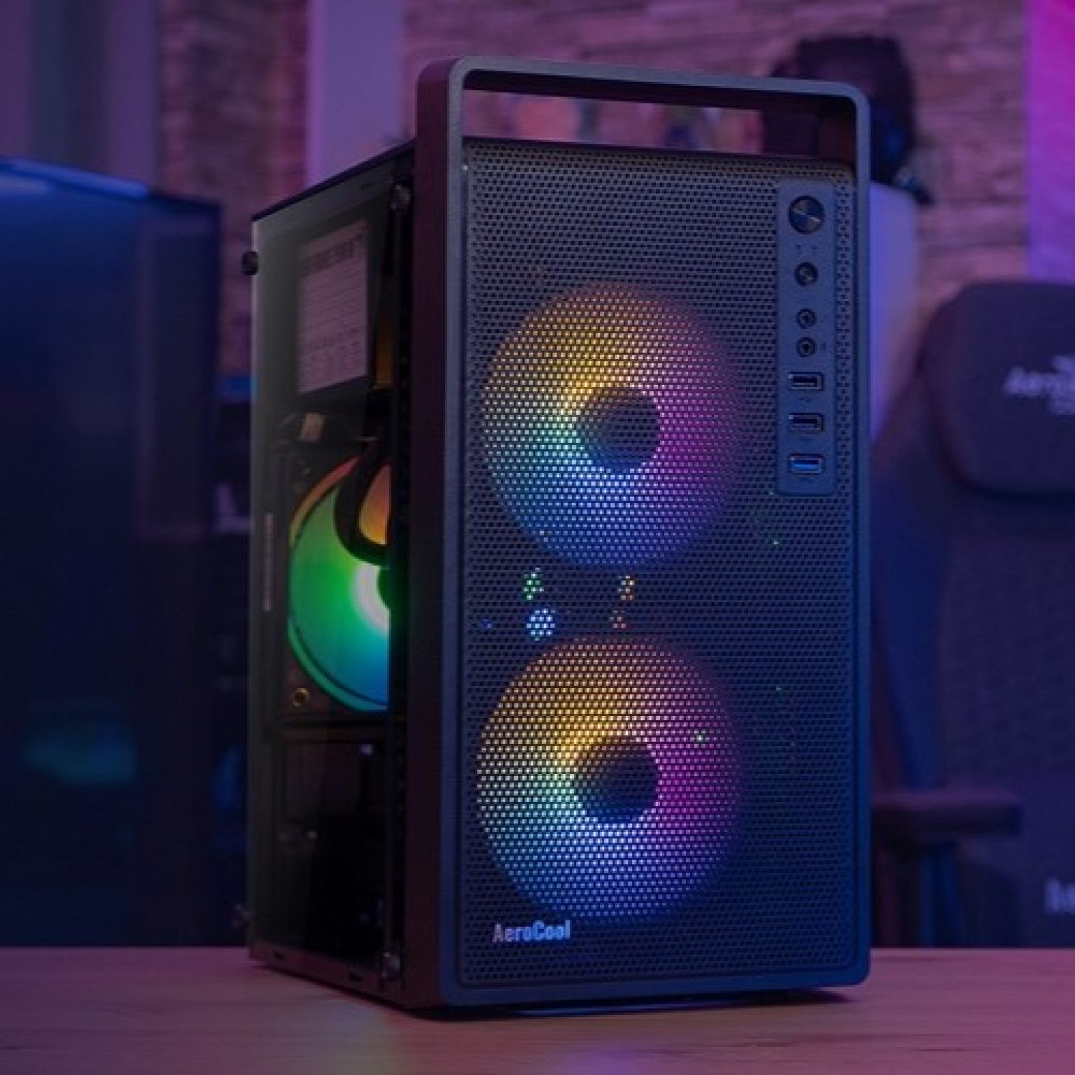 Aerocool CS-109, una minitorre estilosa muy gamer